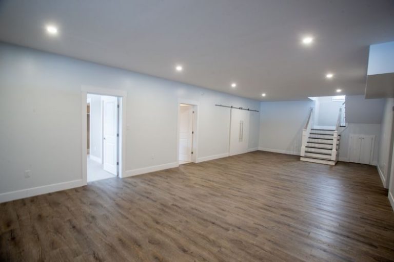 HOW TO REDUCE DRAFTS IN YOUR HOME (8 Ways)