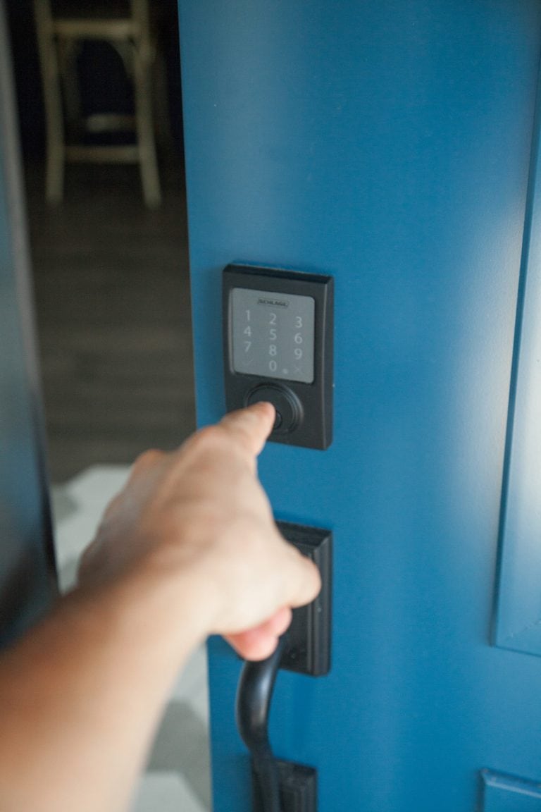 8 Reasons Why You Should Get A Smart Lock - Make It Right®