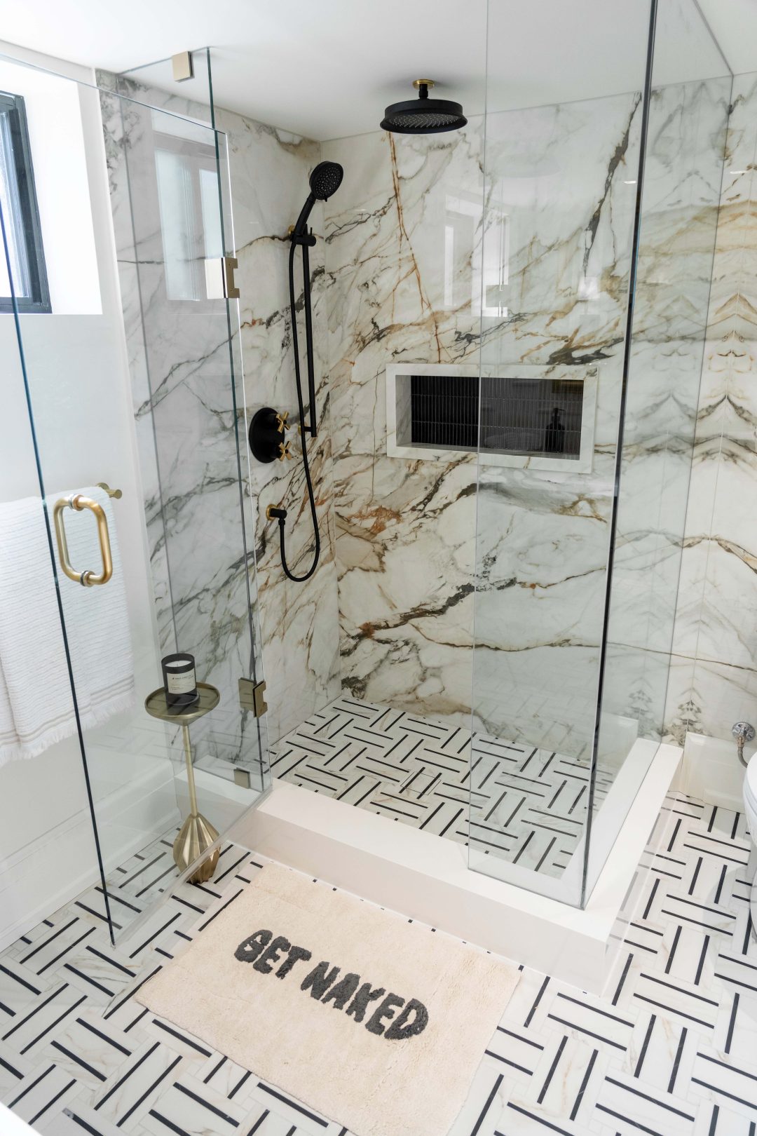 Maximizing Storage: Tips for a Tidy Shower Space - Make It Right®